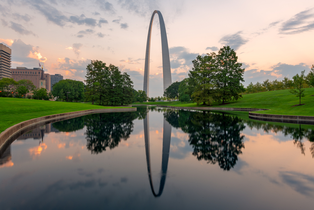 This Missouri Arch with a Tram Ride Inside is America’s Skinniest ...