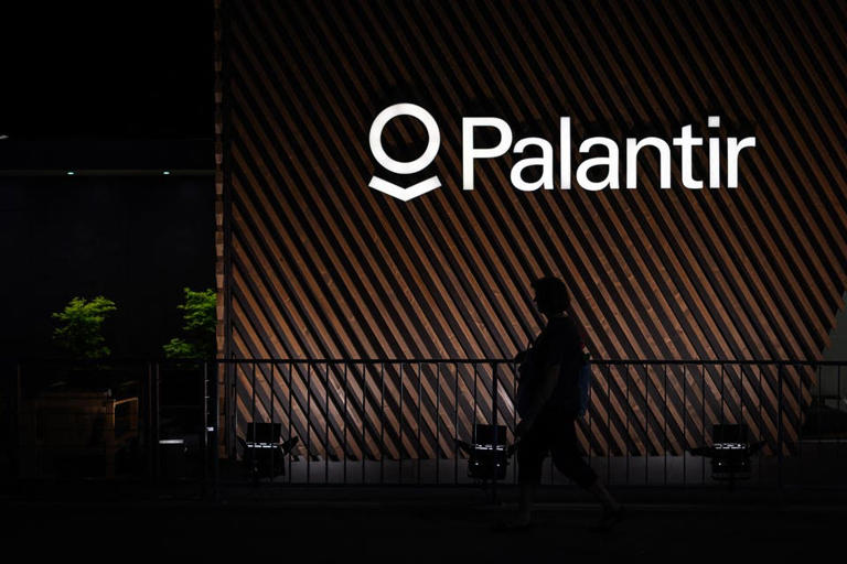 Palantir Stock Suddenly Falls 10% After Report Of Incoming Pentagon ...