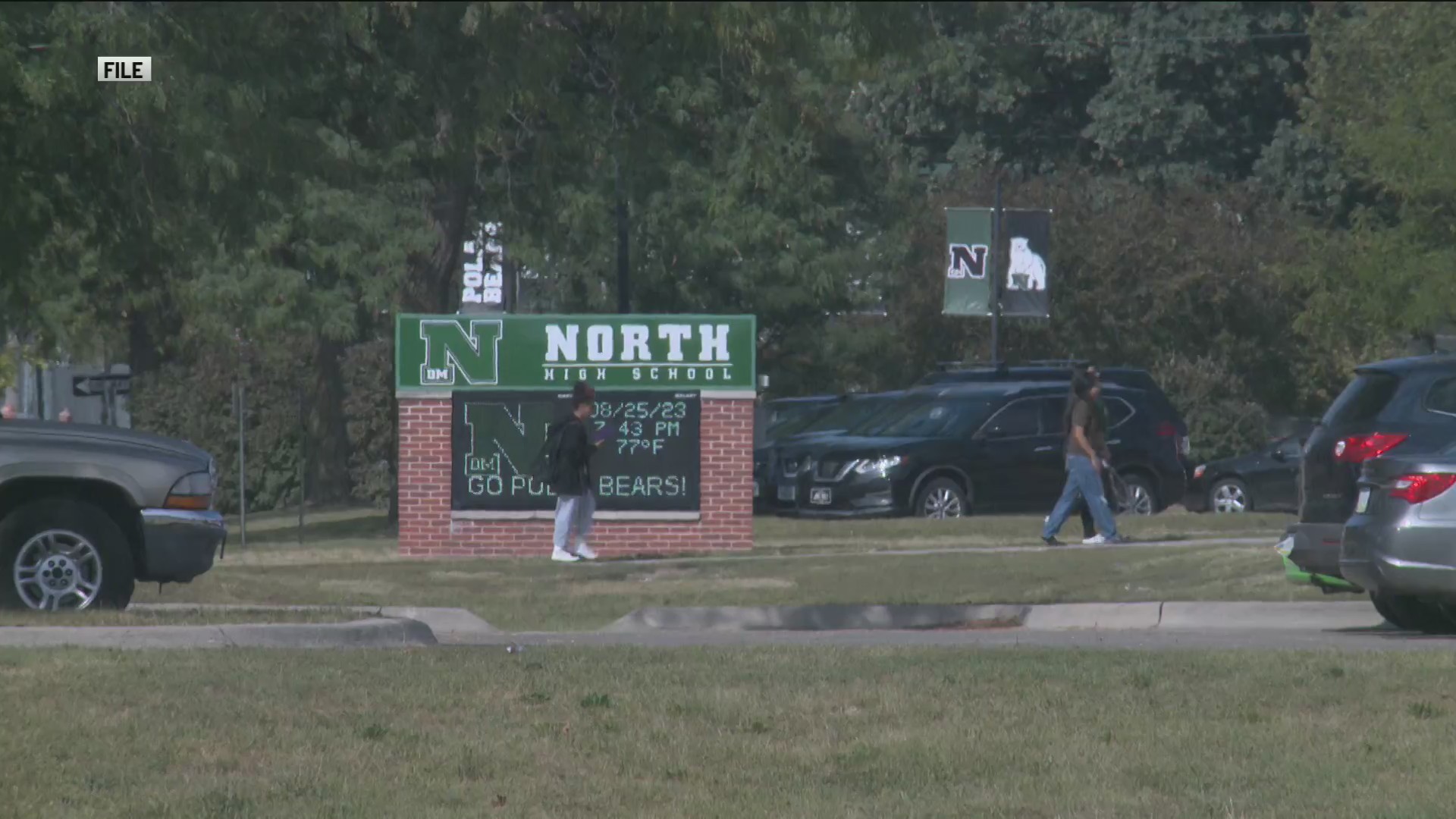 Des Moines police recover handgun at North High School, teen in custody