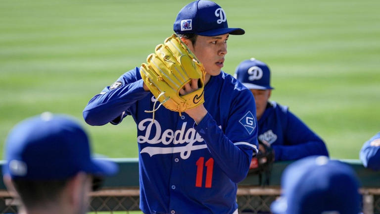 MLB: Roki Sasaki Dazzles Against World Champion with His Nasty Pitching ...