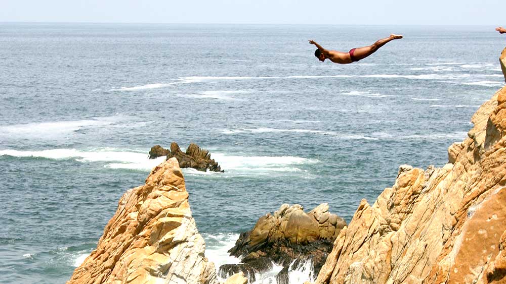 Dow Jones Futures Fall As Walmart Tumbles; Alibaba Jumps After Palantir ...