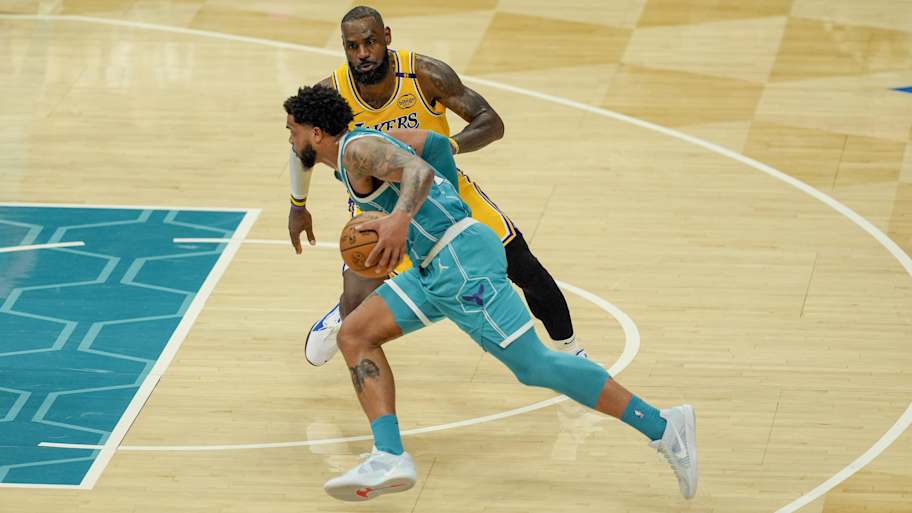 LeBron James' status officially revealed for tonight's Lakers-Hornets ...