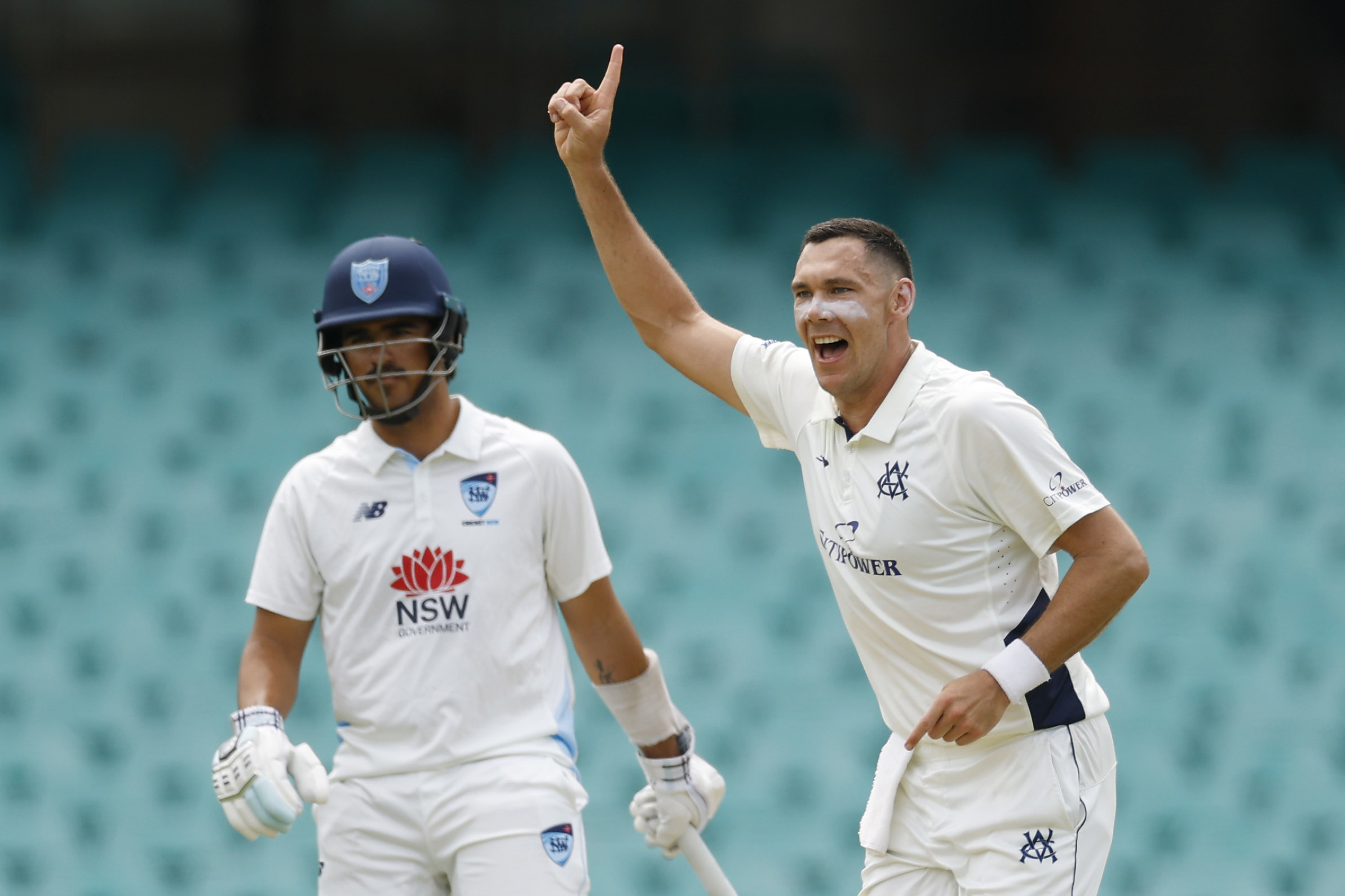Boland's 10-wicket haul in vain as teammates fail to deliver