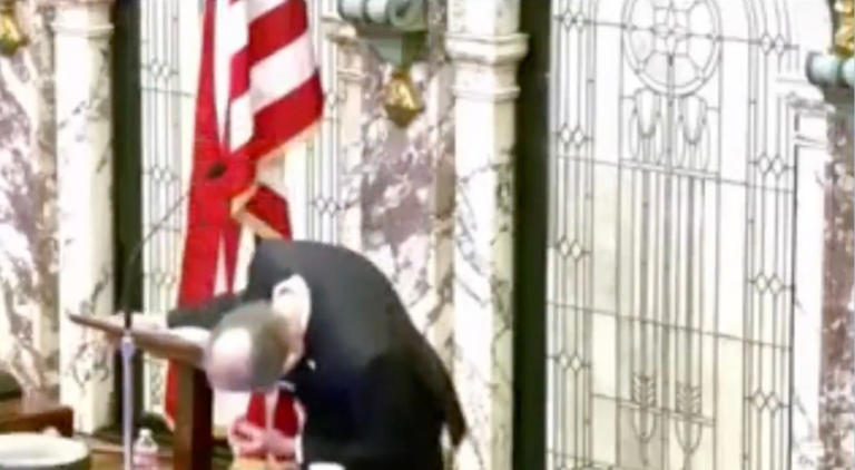 Mississippi Lt. Gov. Delbert Hosemann, 77, collapses on Senate floor ...