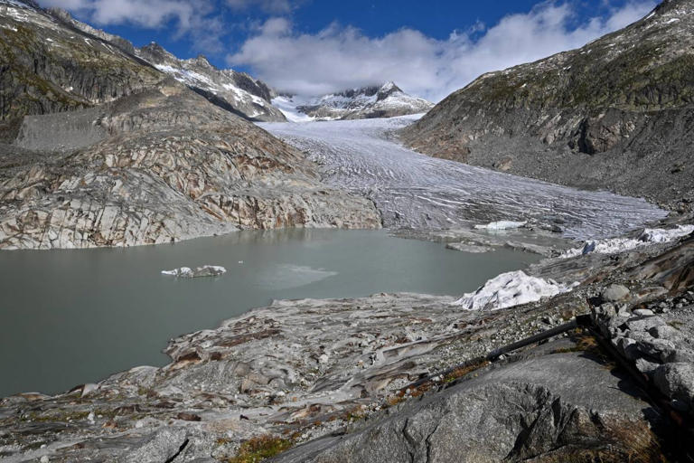 Global glacier melt is accelerating, scientists say