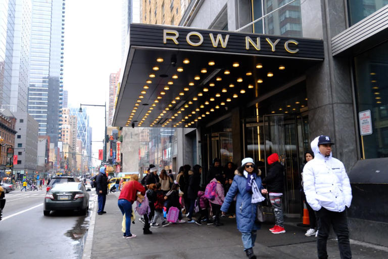 Trump signs executive order cutting all taxpayer-funded benefits for ...