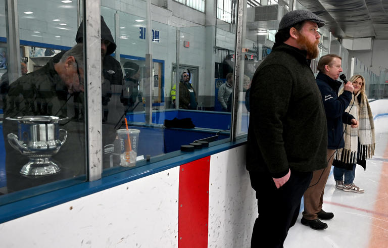 'He’s smiling up in heaven': Grafton, Worcester hockey host Pennucci ...