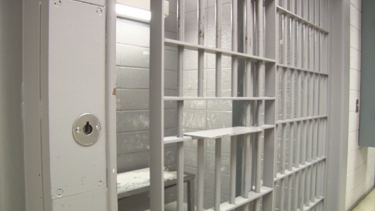 36-year-old inmate dead after collapsing in Bibb County Jail, sheriff's ...