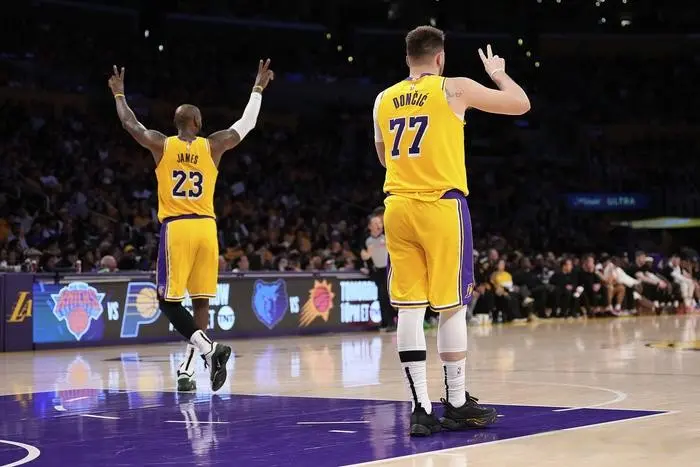 随着湖人97-100黄蜂詹姆斯26+11，东契奇18中5，西部最新排名变化