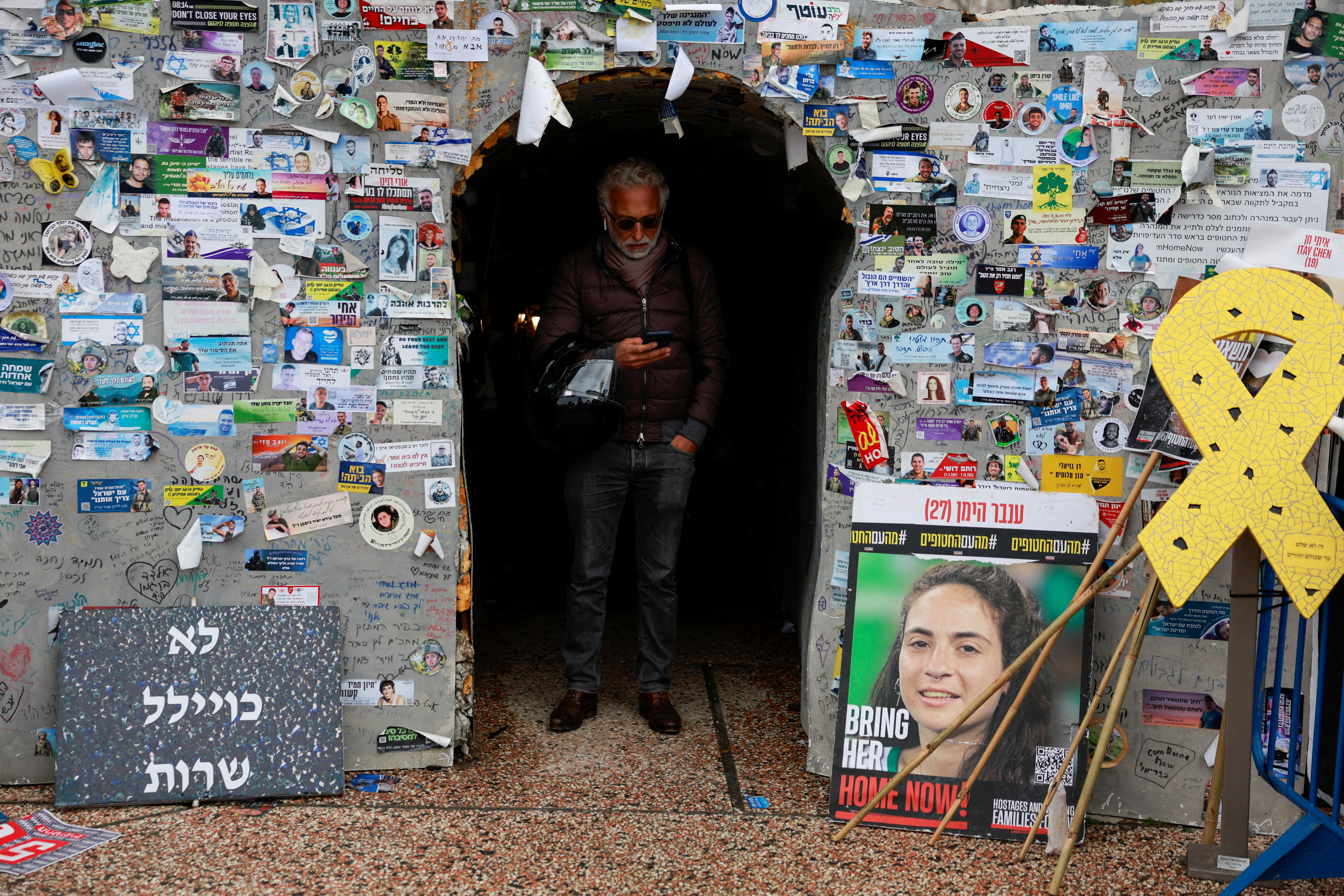 'Heart of nation torn' as bodies of mother and two young children first ...