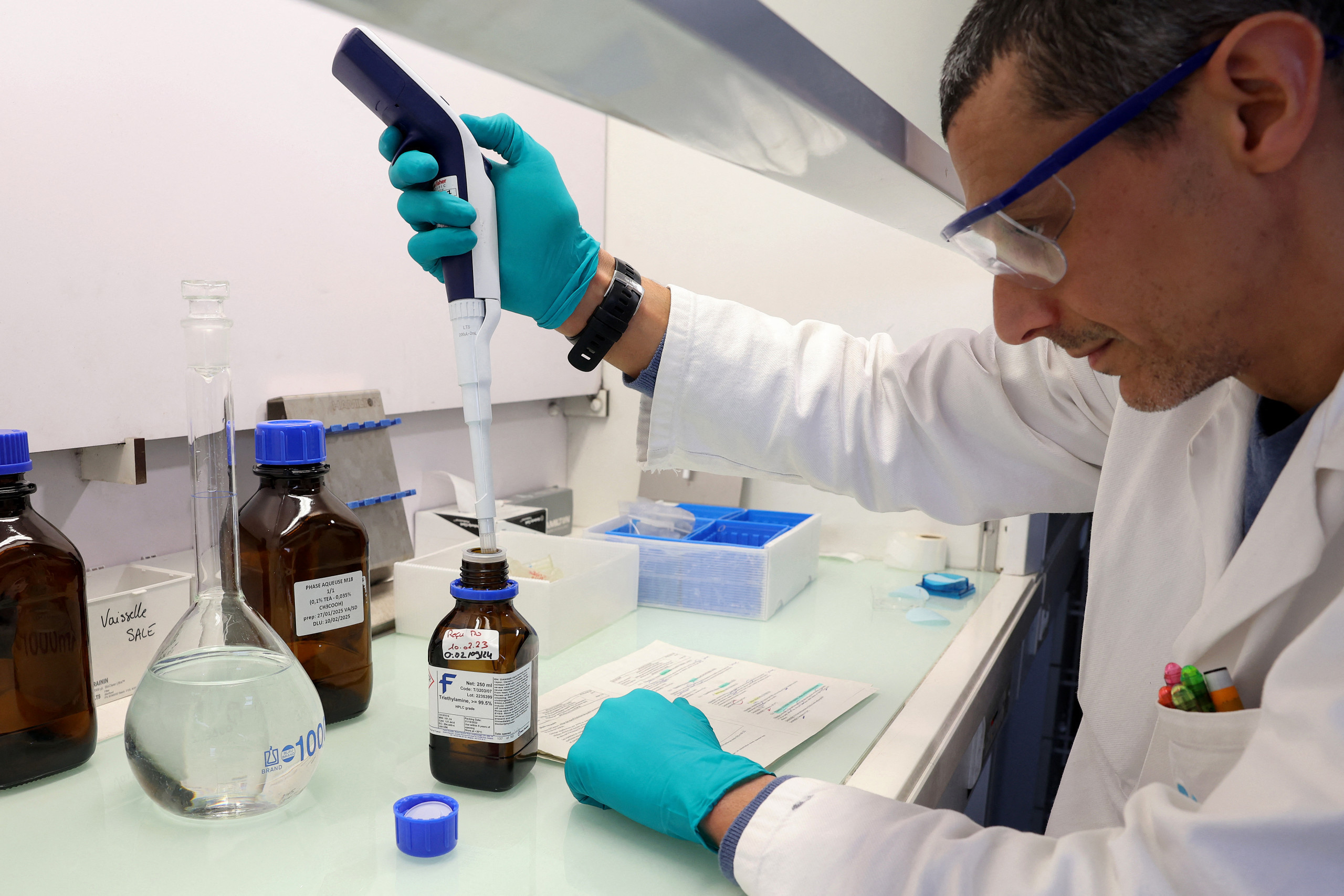 Life in 2025: the accuracy of pandemic predictions