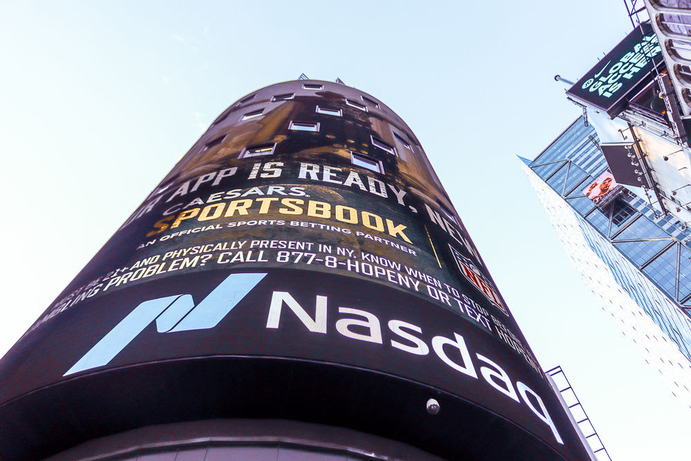 Sell these overvalued Nasdaq 100 stocks at their top