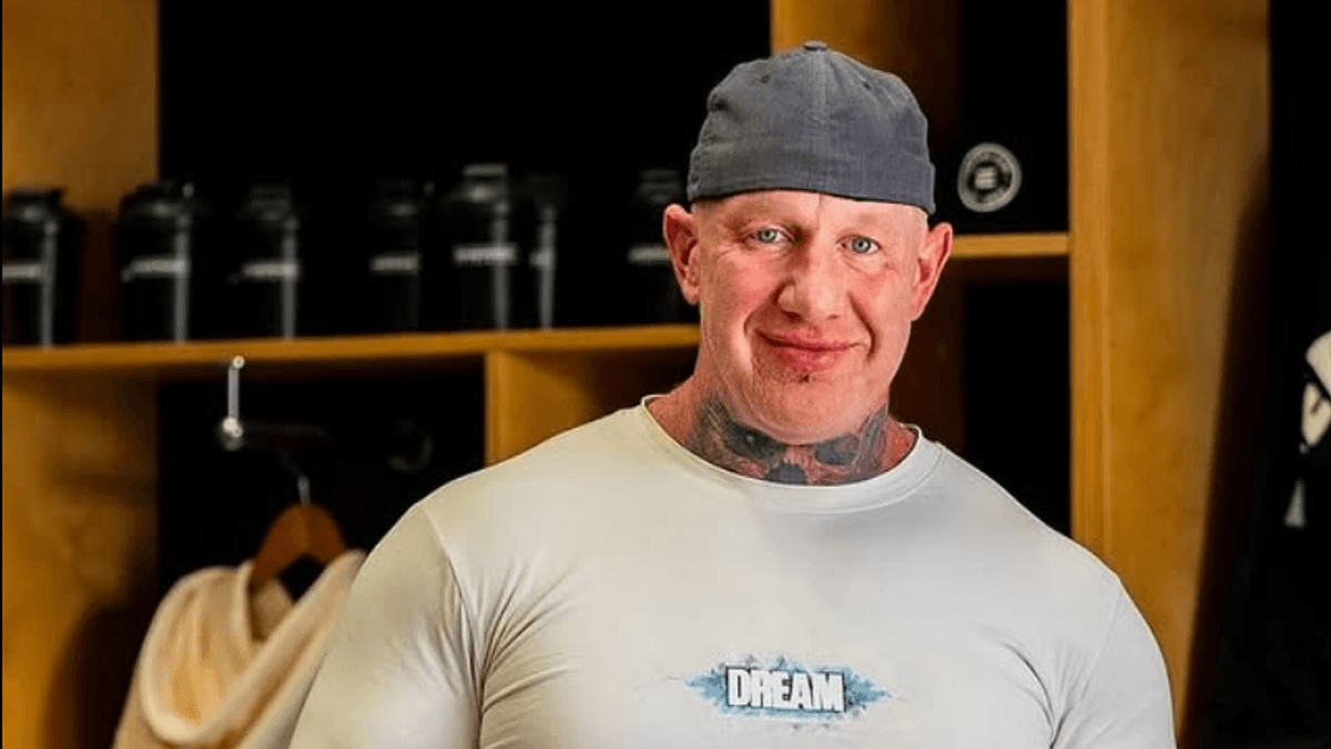 Mark Taylor: Bodybuilder "MeatAXE" (50) stirbt im Auto neben seinem Sohn