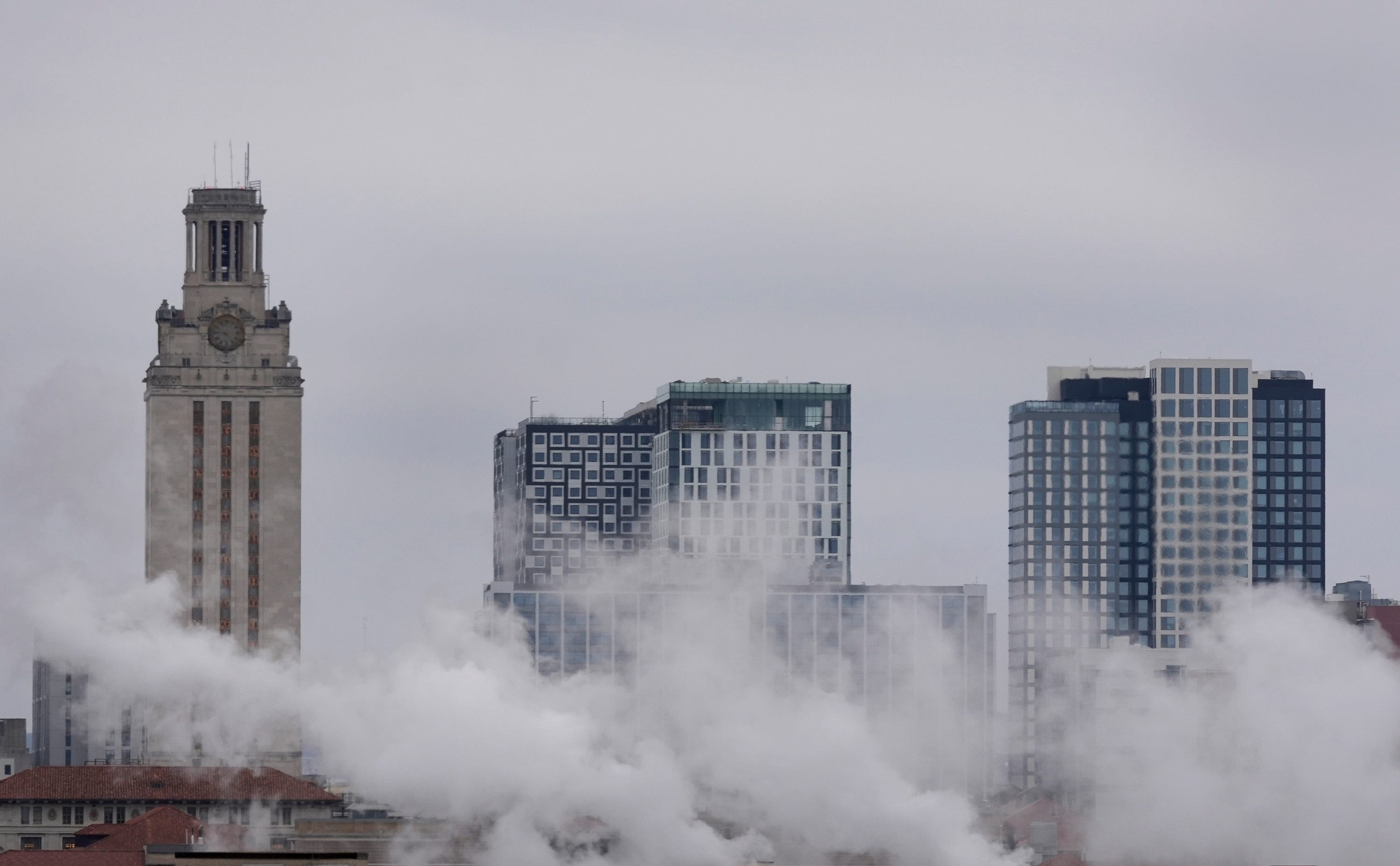 Large lakes produced snow flurries in North Texas. What is lake-effect ...