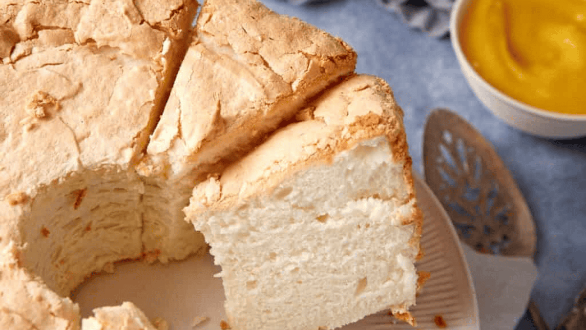 When Did We Stop Baking These? 29 Vintage Cakes That Taste Like Nostalgia