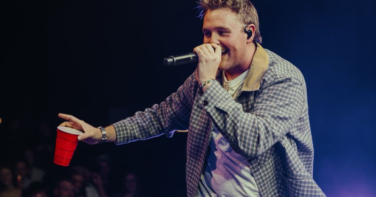 Graham Barham Delivers Energising Performance of His Viral Country-Trap ...