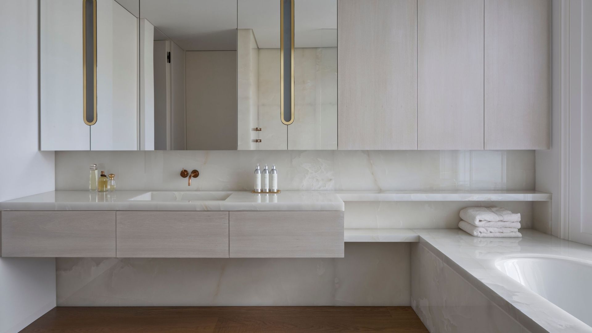10 Neutral Bathroom Ideas That Will Help You to Relax by Holding Back ...