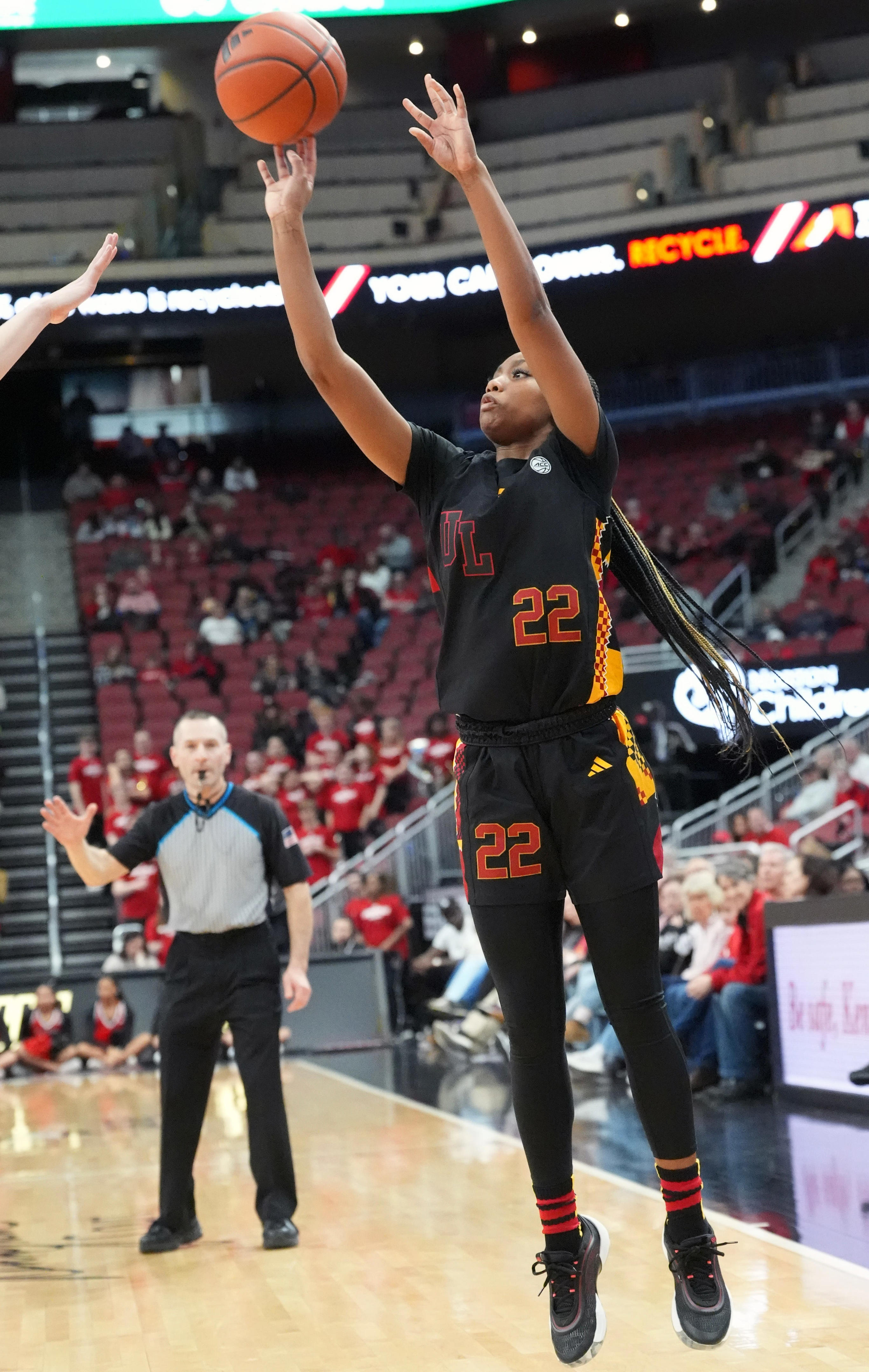 Louisville women's basketball, behind Jayda Curry, surprises No. 11 ...