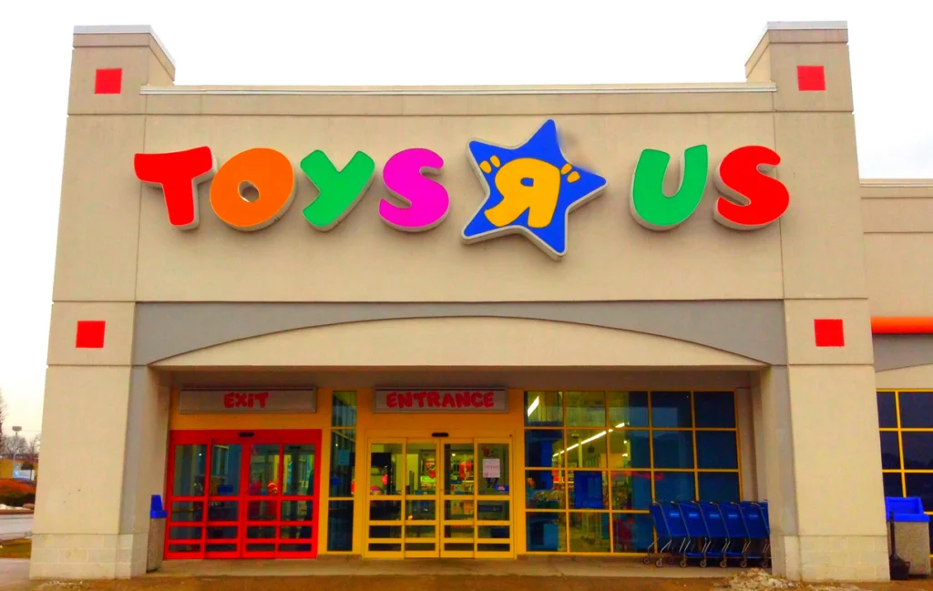 13 Defunct Retail Stores We’d Give Anything to Walk Through One Last Time
