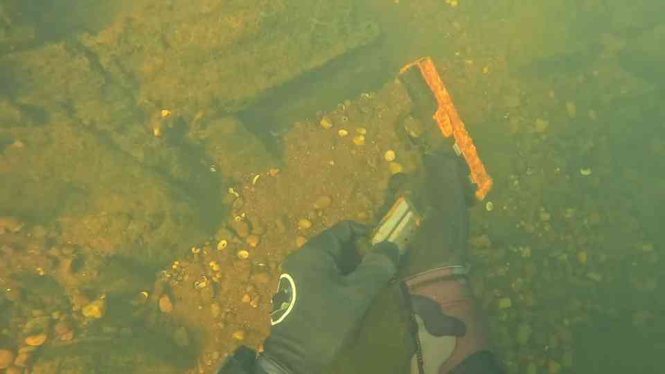 Girlfriend Confessed, Murder Weapon Found Underwater! (Police Called)