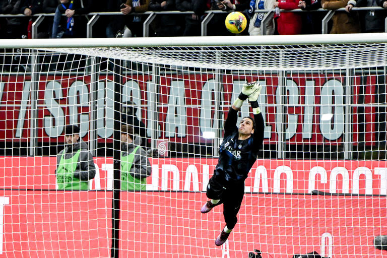 Soccer: Inter keeper Sommer suffers broken thumb