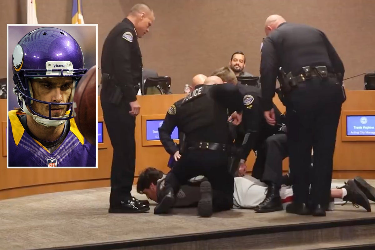 ‘It’s propaganda’: Former NFL star arrested at council meeting over ...
