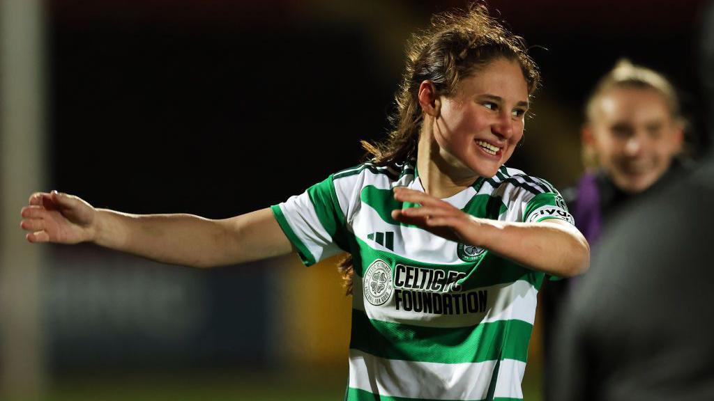 'Lawton can make Scotland right-back spot her own'