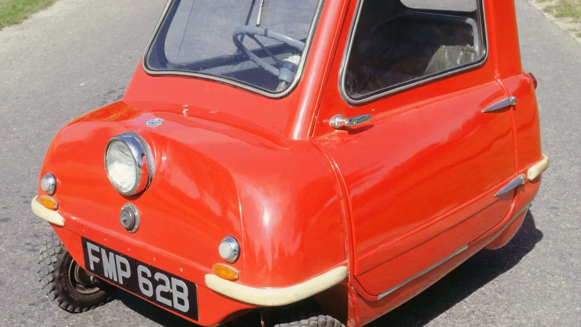 Fotos des Peel P50: das kleine Auto, das 59 kg wiegt
