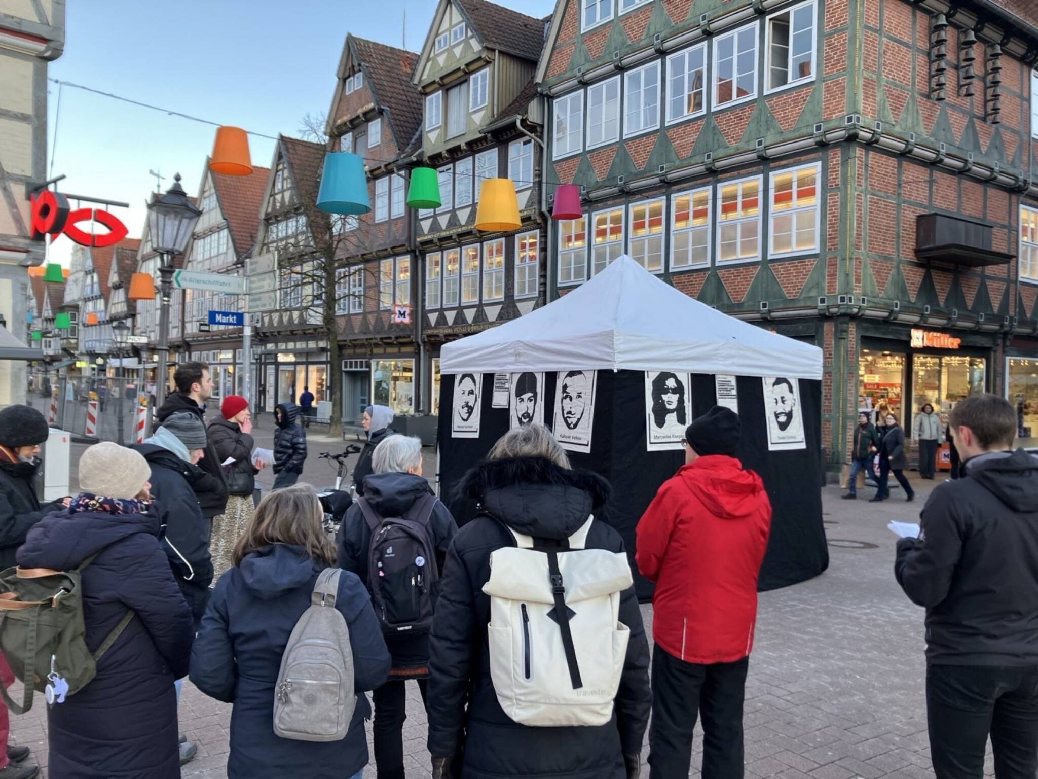 Mahnwache in Celle: Gedenken an Attentat von Hanau