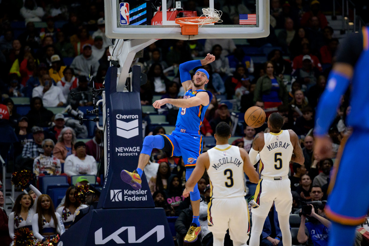 Alex Caruso Fires Back After Bills Call Him 'Most Famous Bald Person'