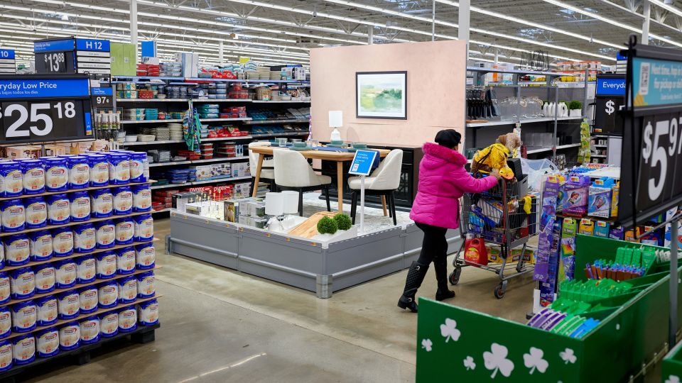 Walmart warns of a slower 2025. That’s a bad sign for America’s economy