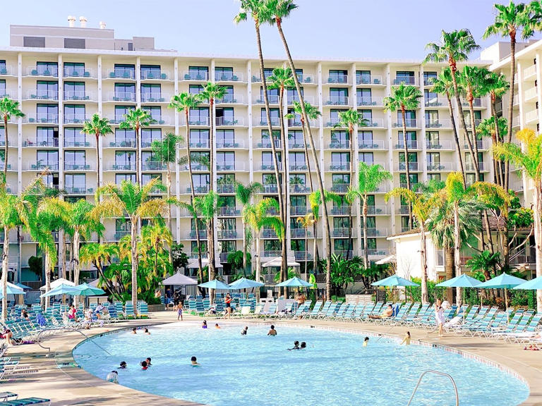 The 5 questions you should always ask hotel front desk agents