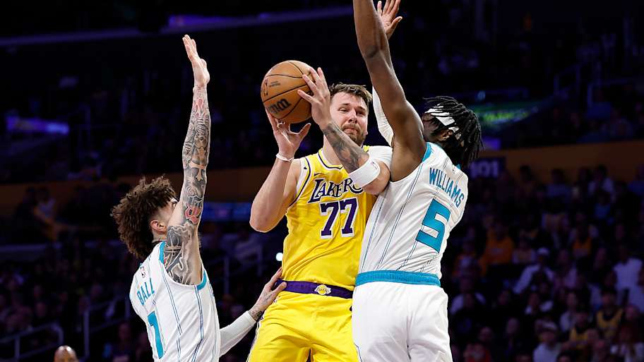 Hornets win Mark Williams revenge game over Lakers after rescinded trade