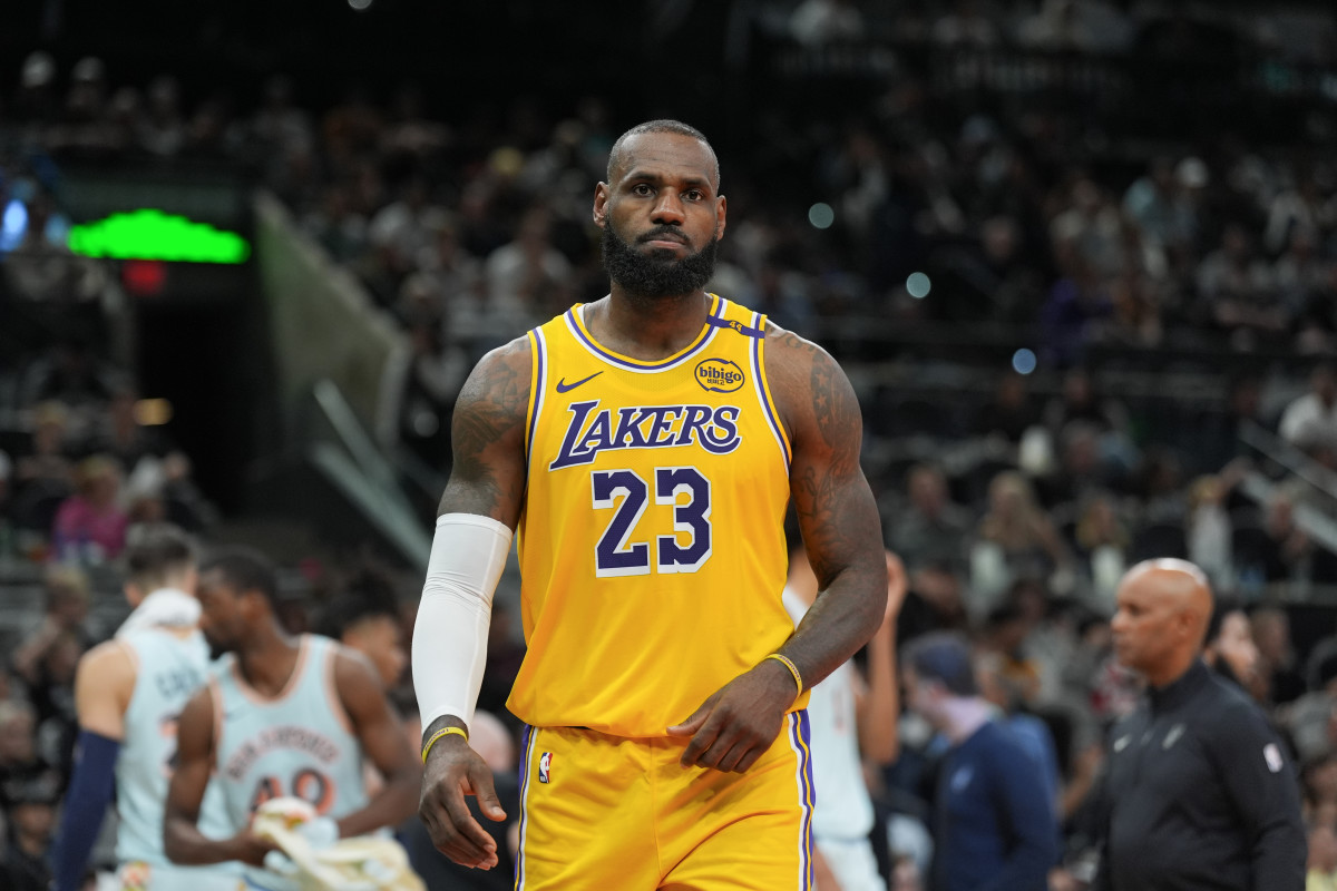 NBA Sends Message to LeBron James After Historic News