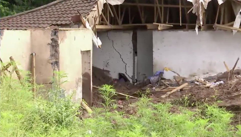 Adams Mission residents seek assistance after floods