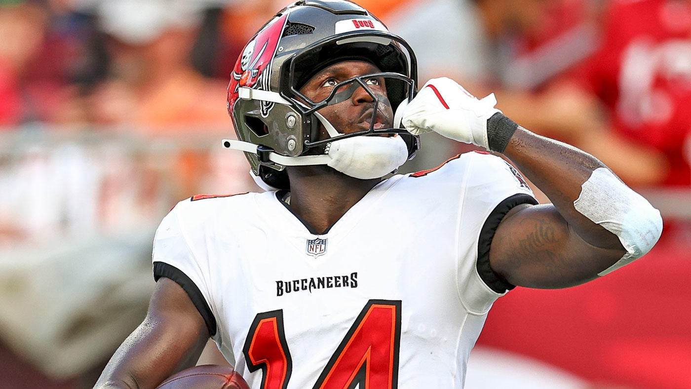 Buccaneers' GM reveals that this NFL team 'kept writing blank checks ...