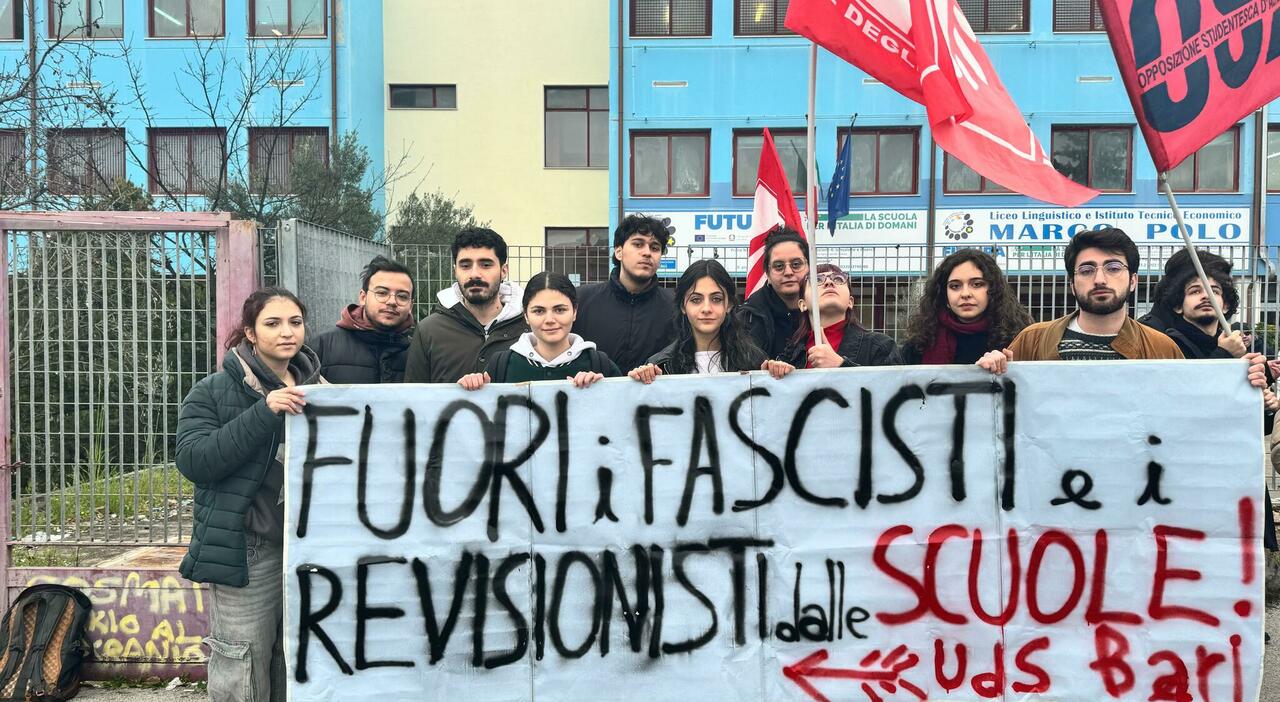 Il libro sulle foibe, protesta degli studenti: faccia a faccia con il ...