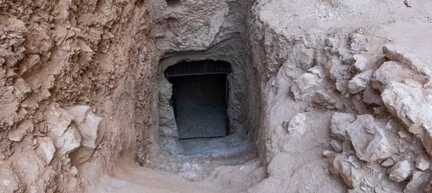 PICTORIAL: British Egyptologists uncover ancient Pharaoh’s tomb in Egypt