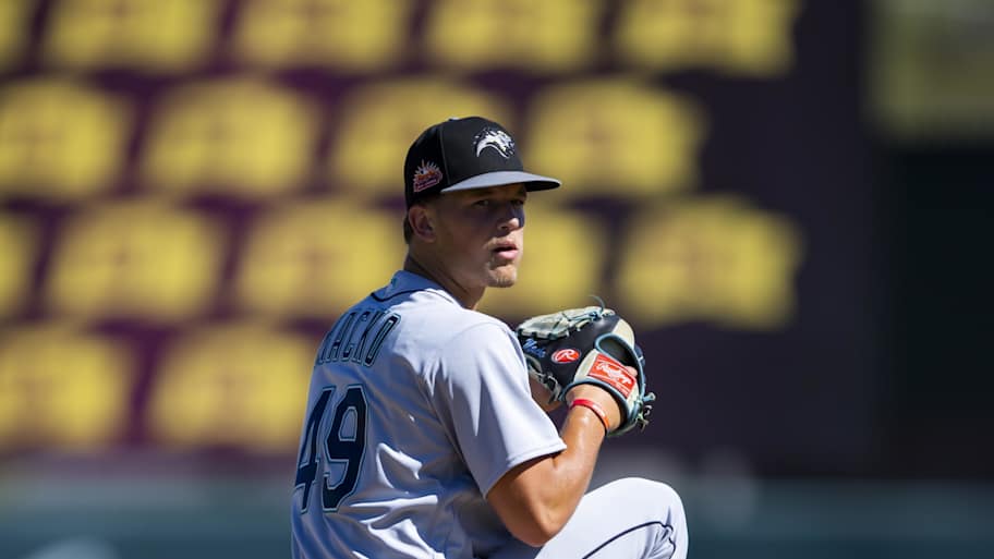 Toronto Blue Jays Top Prospect Undergoes Knee Surgery, Recovery ...