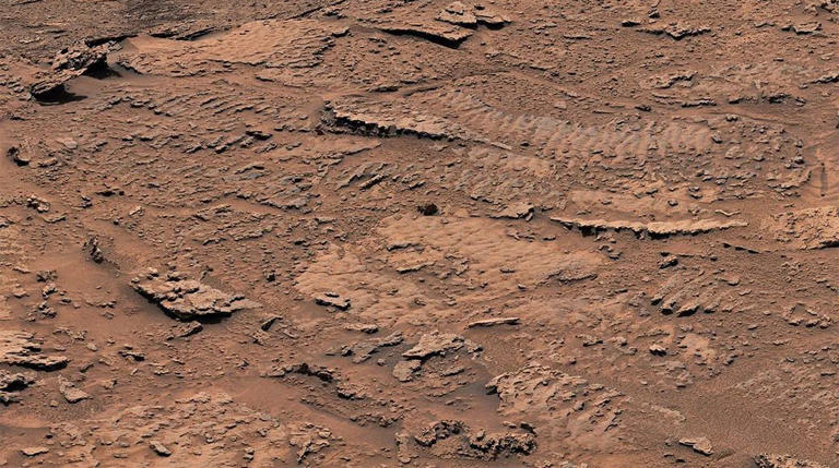 NASA's Curiosity Mars rover discovers evidence of ripples from an ...