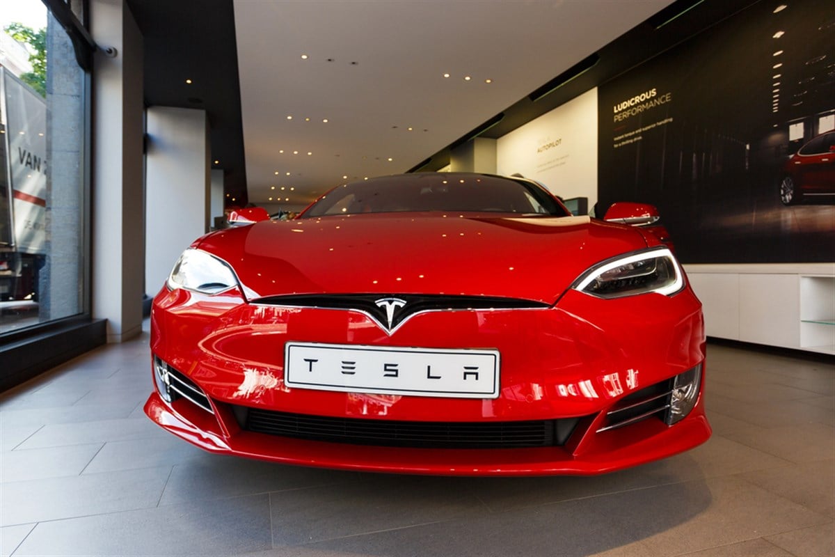 Tesla: 2 Reasons to Buy, 1 Reason to Run