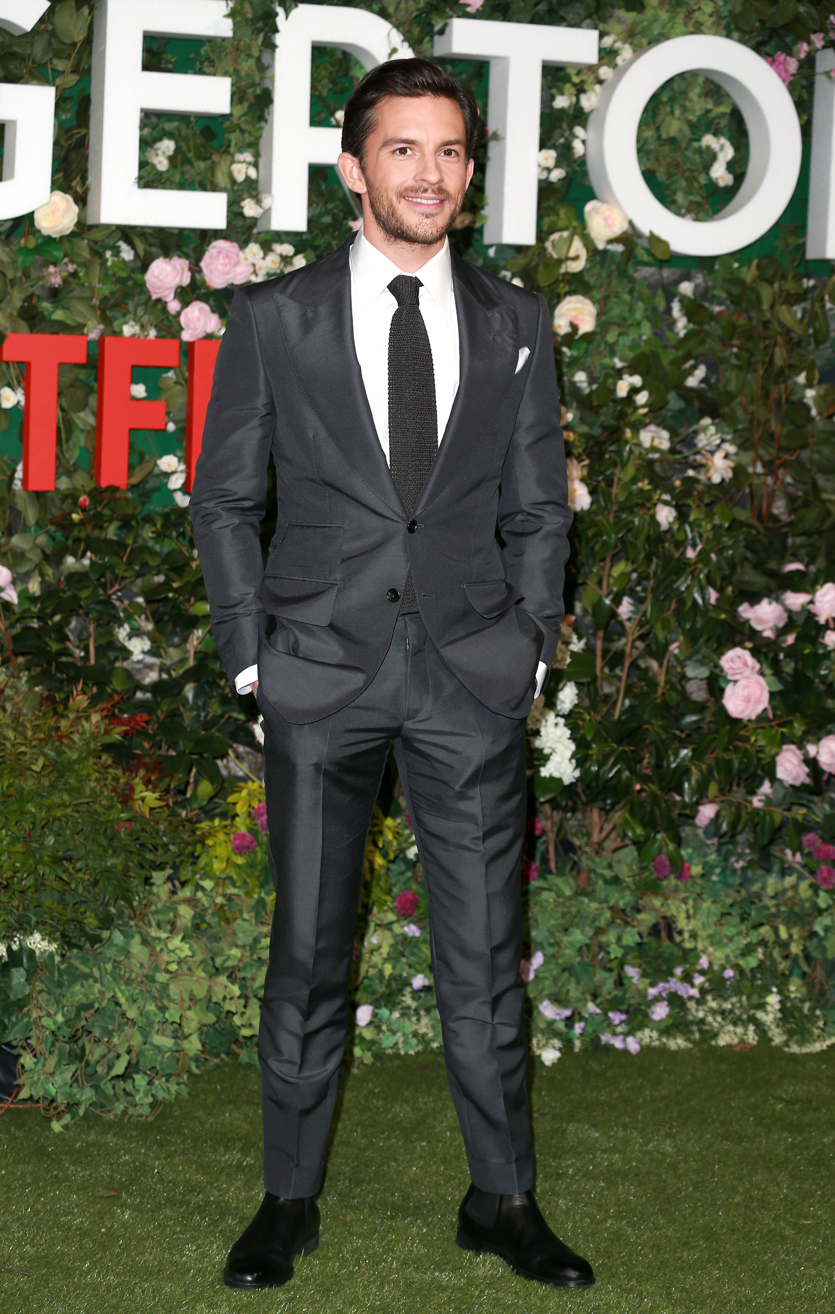 Jonathan Bailey’s red carpet style redefines modern men’s fashion