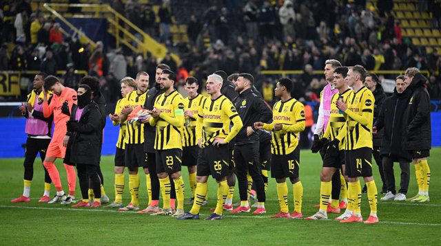 Muere un voluntario del Borussia Dortmund durante el partido de la Liga ... Muere un voluntario del Borussia Dortmund durante el partido de la Liga ...