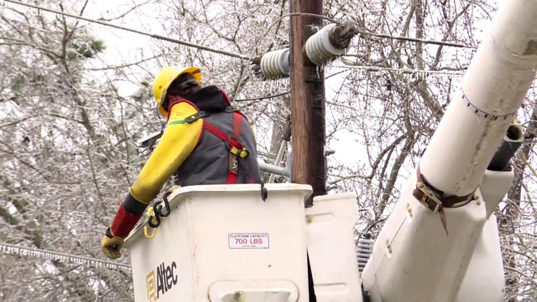 Crews make headway in bringing power back across the state