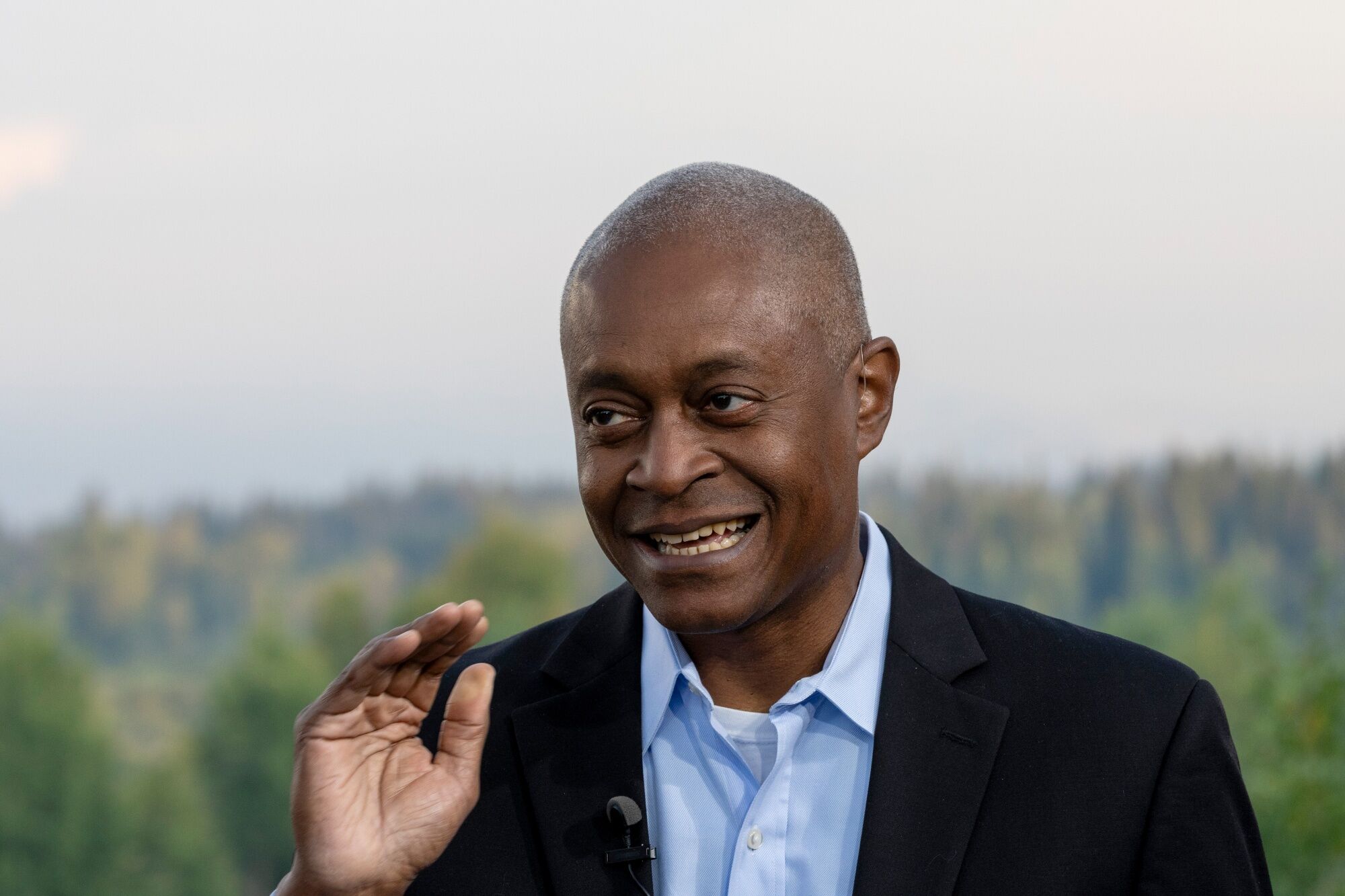 Fed’s Bostic Sees Two Cuts in 2025 Amid Uncertain Outlook