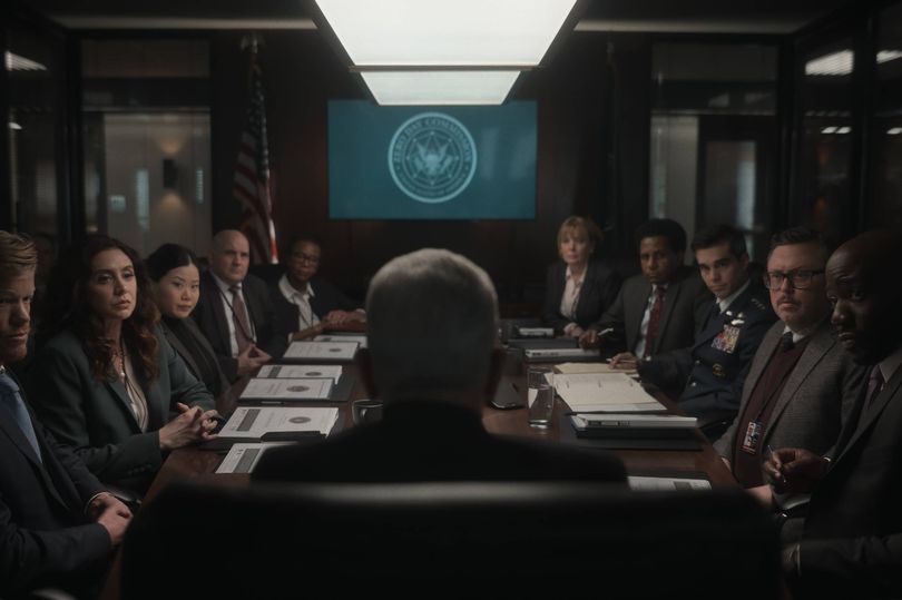 Netflix adds Robert De Niro series that will leave viewers 'on the edge ...