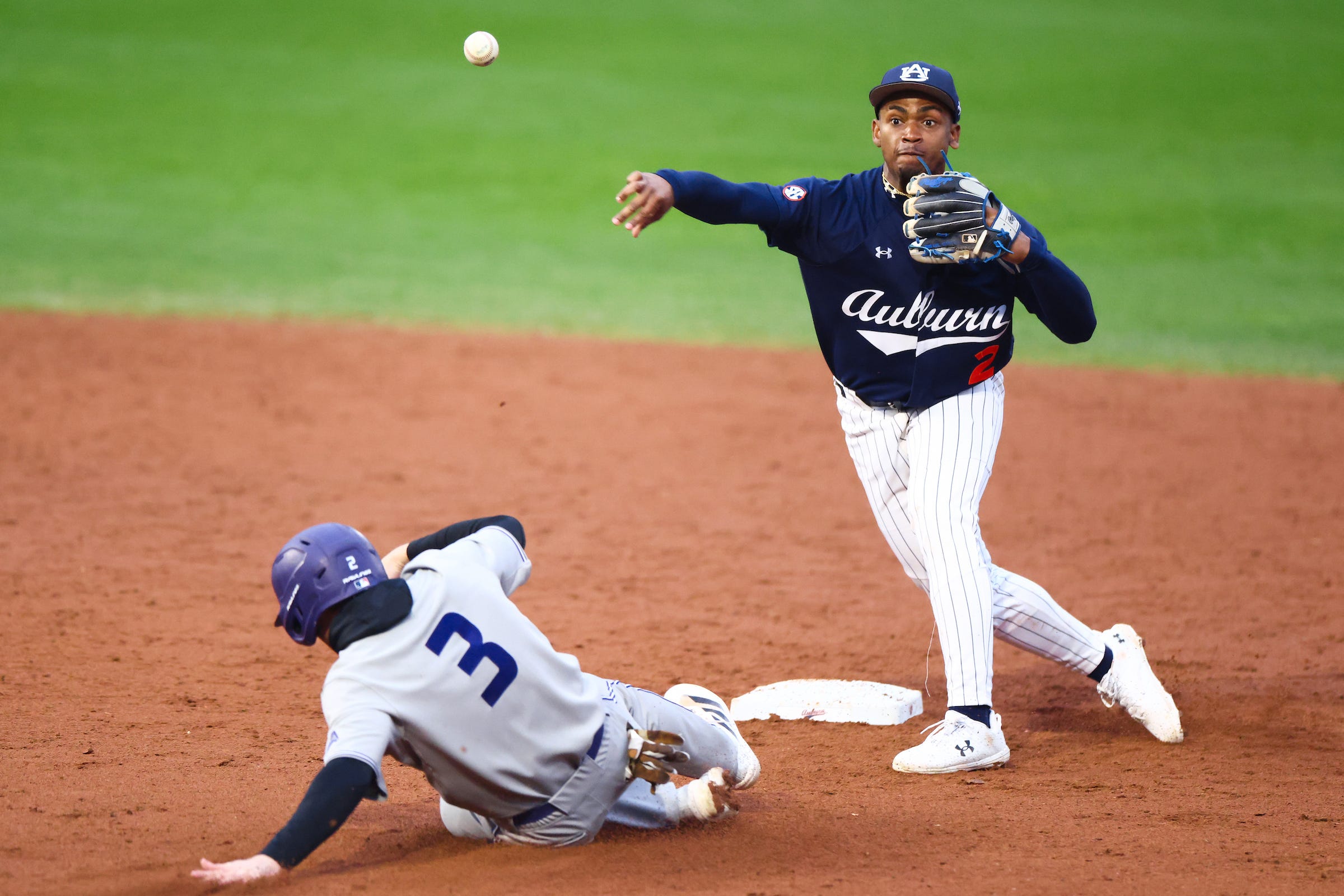 Auburn baseball takes down North Alabama behind late rally