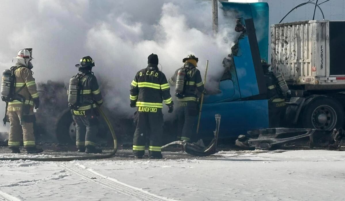 Crews respond to semi fire in Daviess Co.