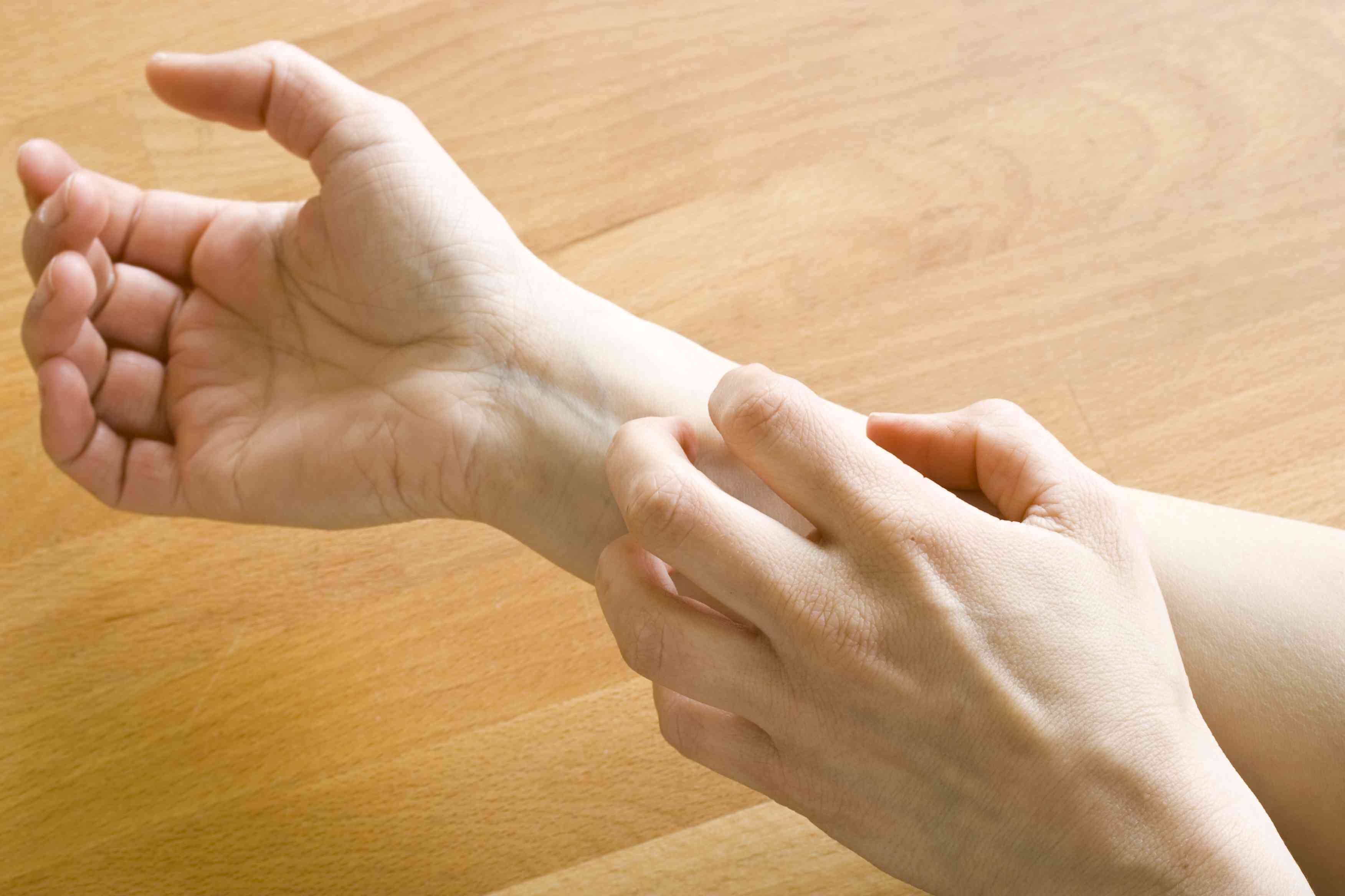 Hand Eczema Causes and Treatment