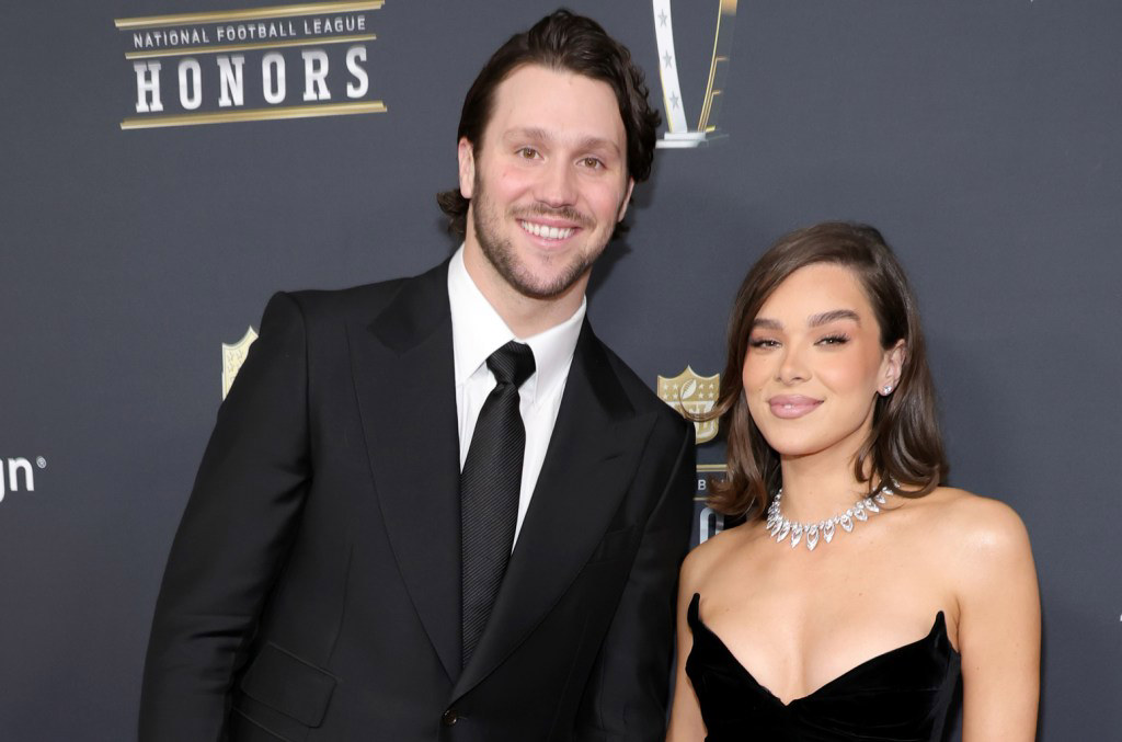 Hailee Steinfeld Hilariously Throws Shade at Fiancé Josh Allen's AFC ... Hailee Steinfeld Hilariously Throws Shade at Fiancé Josh Allen's AFC ...